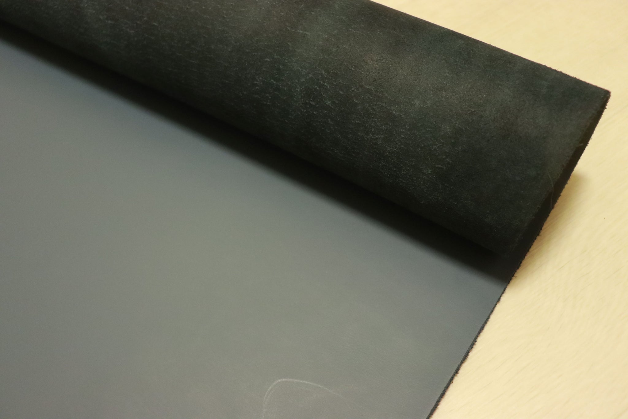 ds28円！新入荷！姫路レザー 顔料仕上げ コンビヌメ ブルーグレー スムース加工 250ds – 【レザークラフト用革材料専門店】BROWN ...